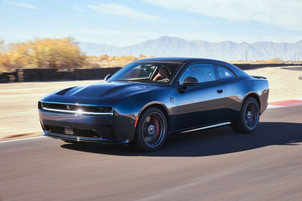 Dodge Charger to Get Its Heartbeat Back, HEMI V8 is set to Return ...